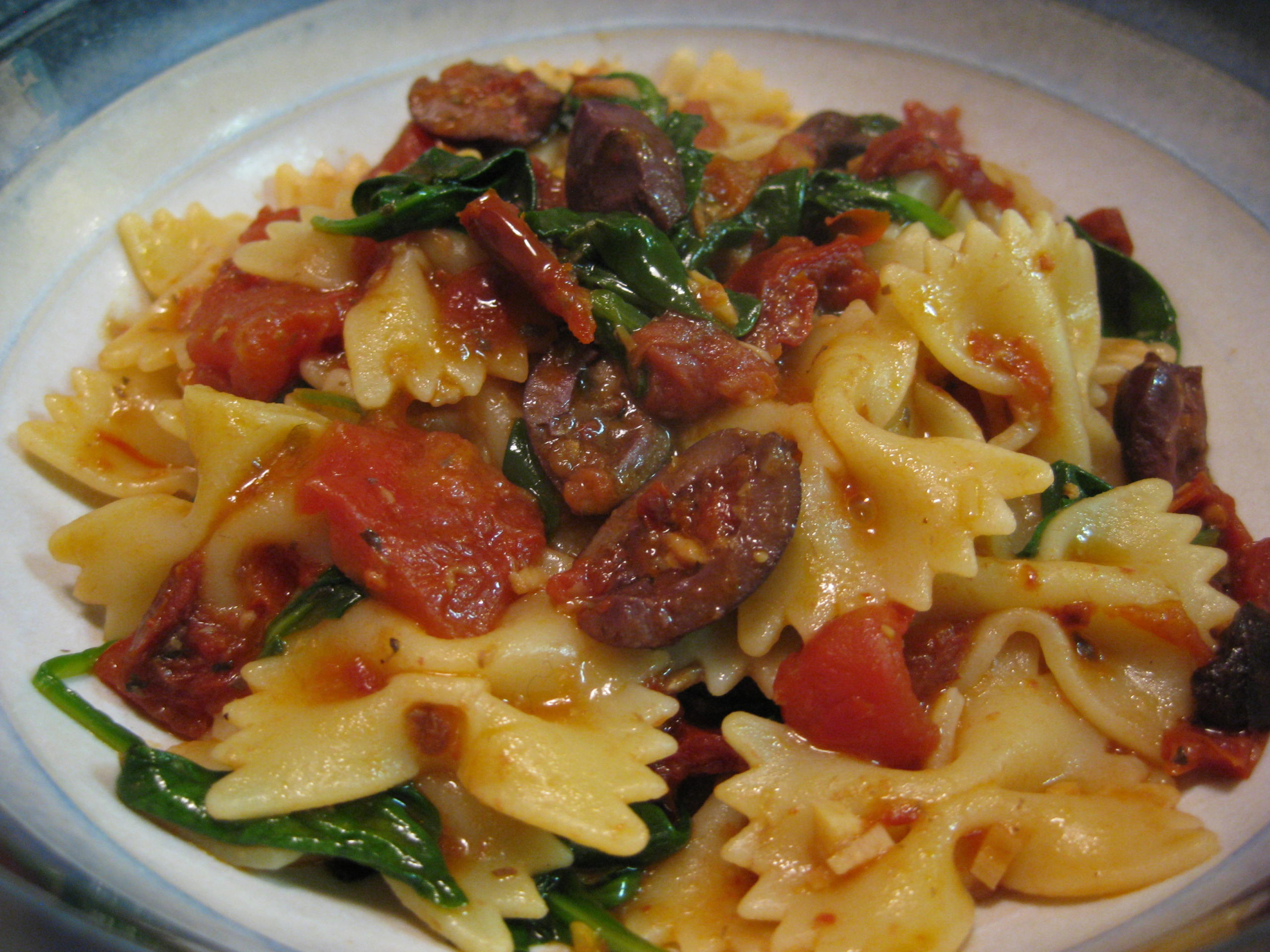 Φιογκάκια (φαρφάλες) Πουτανέσκα - Chef Michalis Michaelides